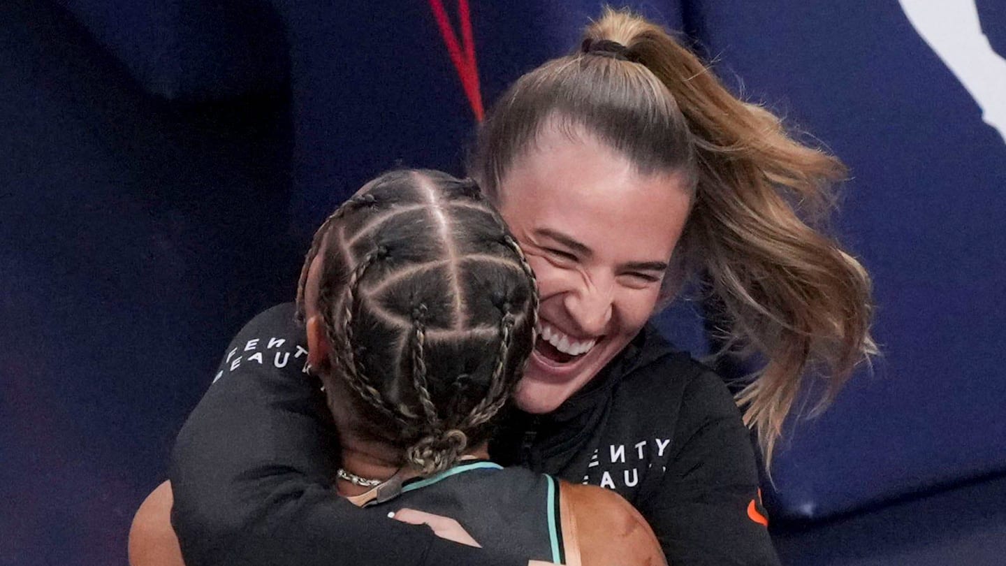 Sabrina Ionescu Gets Liberty Sweep With Historic 3-Point Contest