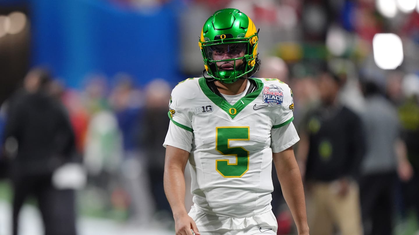 Oregon lands Dylan Raiola with Dante Moore's decision still in the lurch