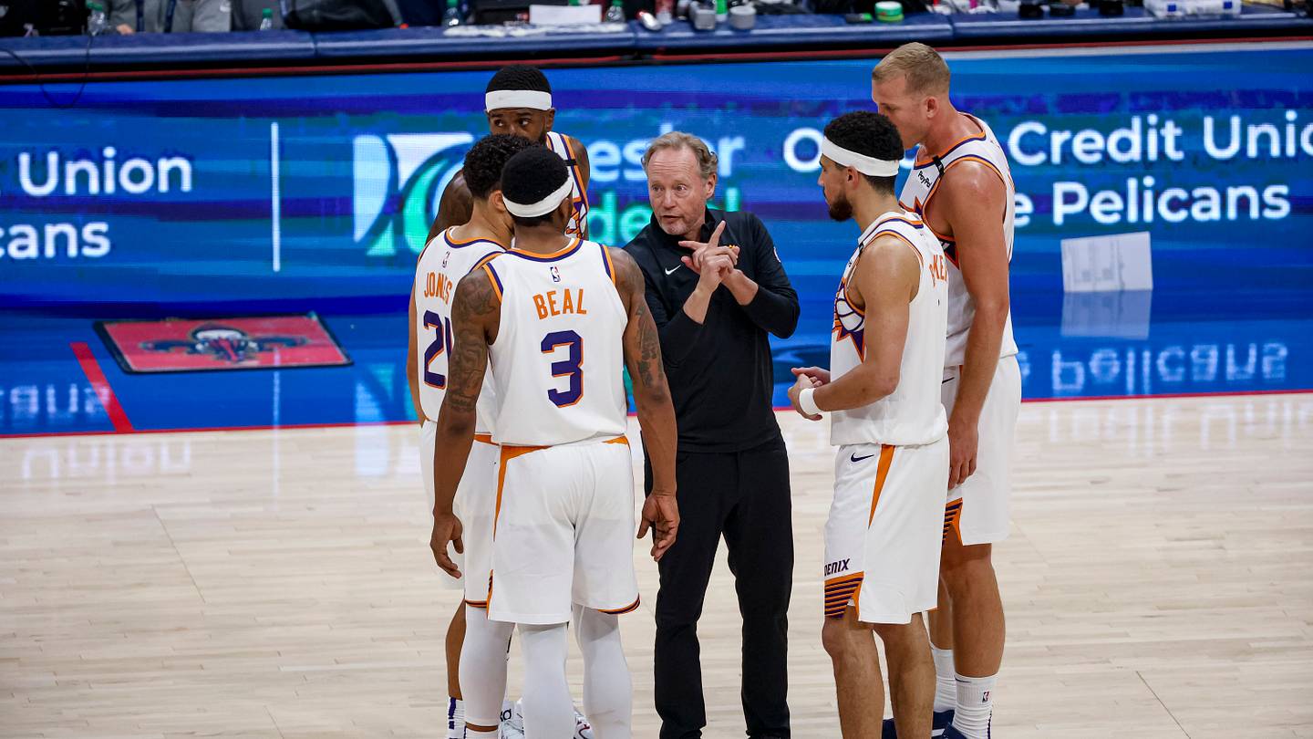 Coach Budenholzer continues to ignore Suns player who could actually help