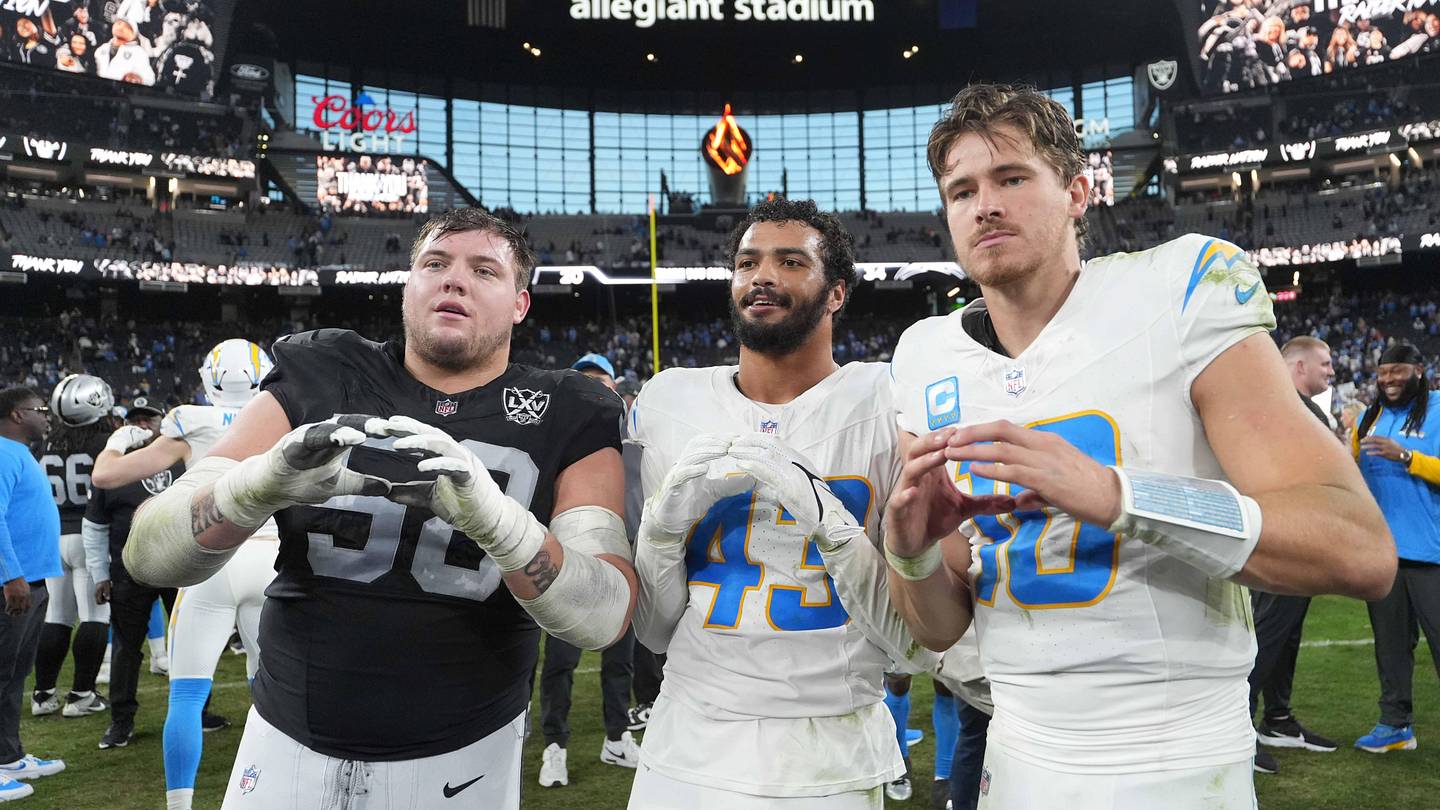 Las Vegas Raiders' Jackson-Powers Johnson NFL's Most Improved Center?