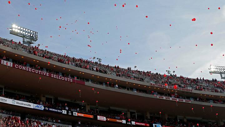 Nebraska Football Touchdown Balloons Officially Returning to Memorial ...