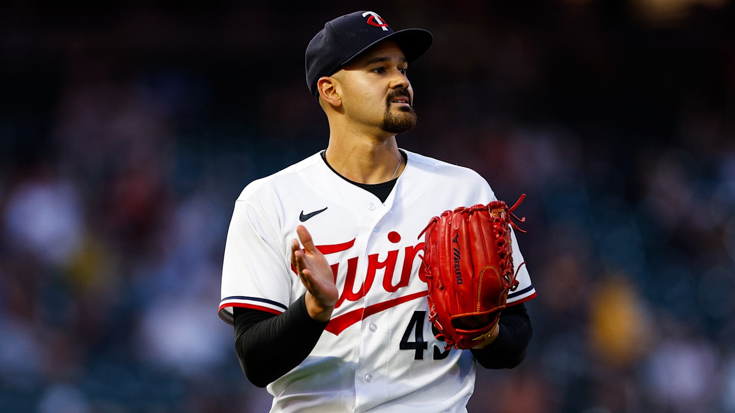 Twins fans had the perfect reaction after Pablo Lopez complete game shutout