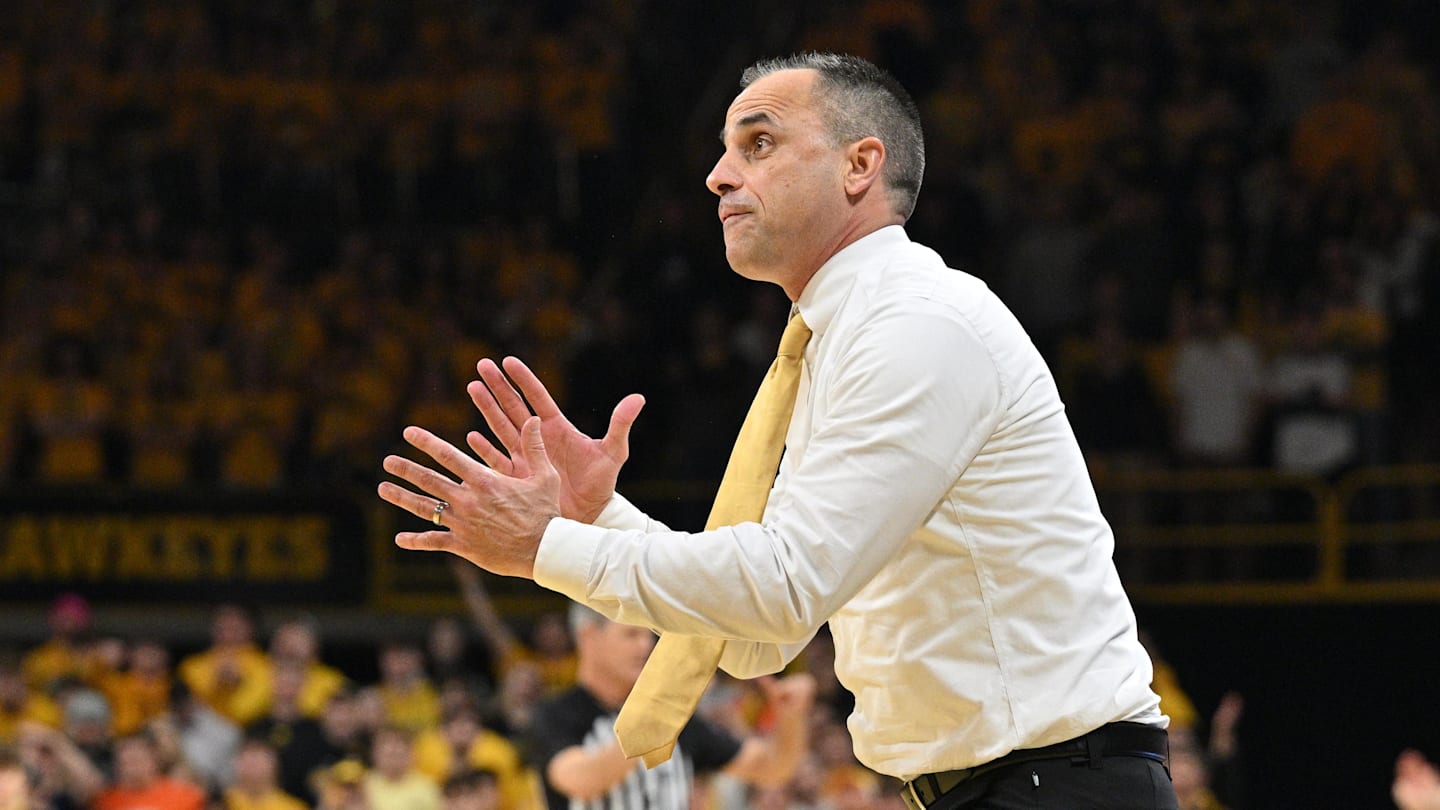 Iowa Coach Ben McCollum Reveals What Sets Illinois' Offense Apart