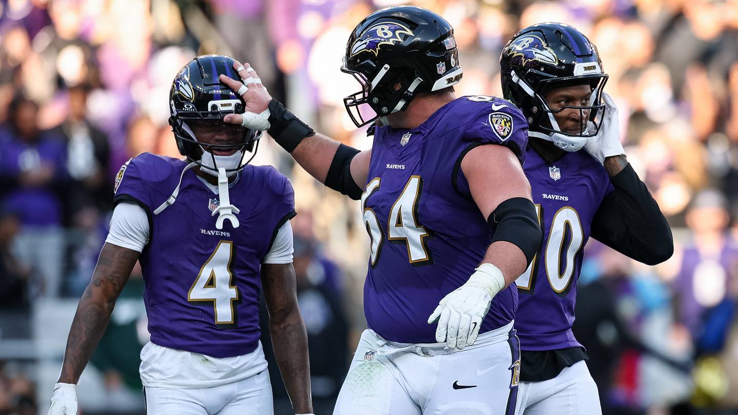 A former Hawkeye is still without a new NFL contract as the Ravens play ...