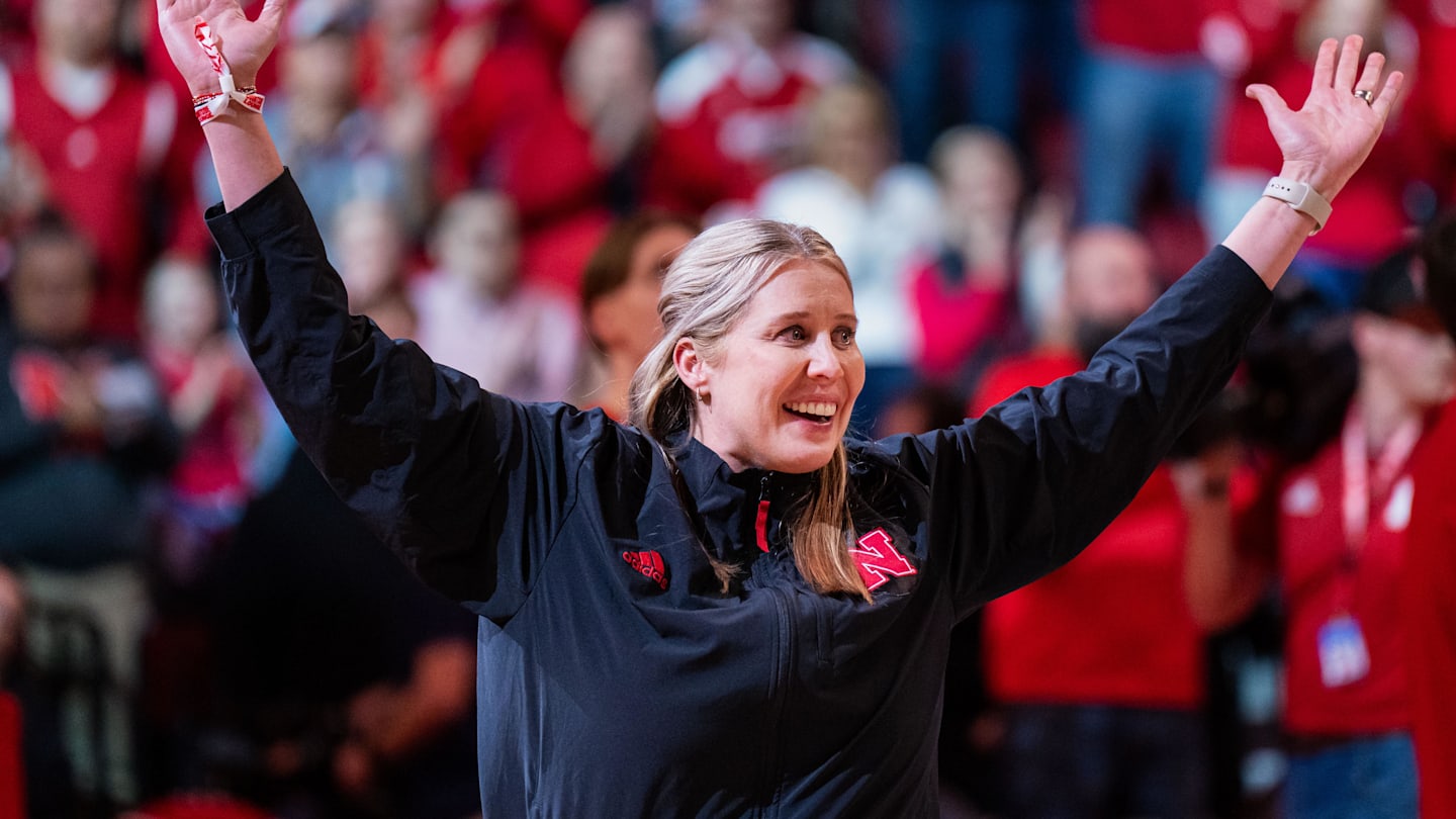 New Nebraska Cornhuskers volleyball coach Dani Busboom Kelly salary ...