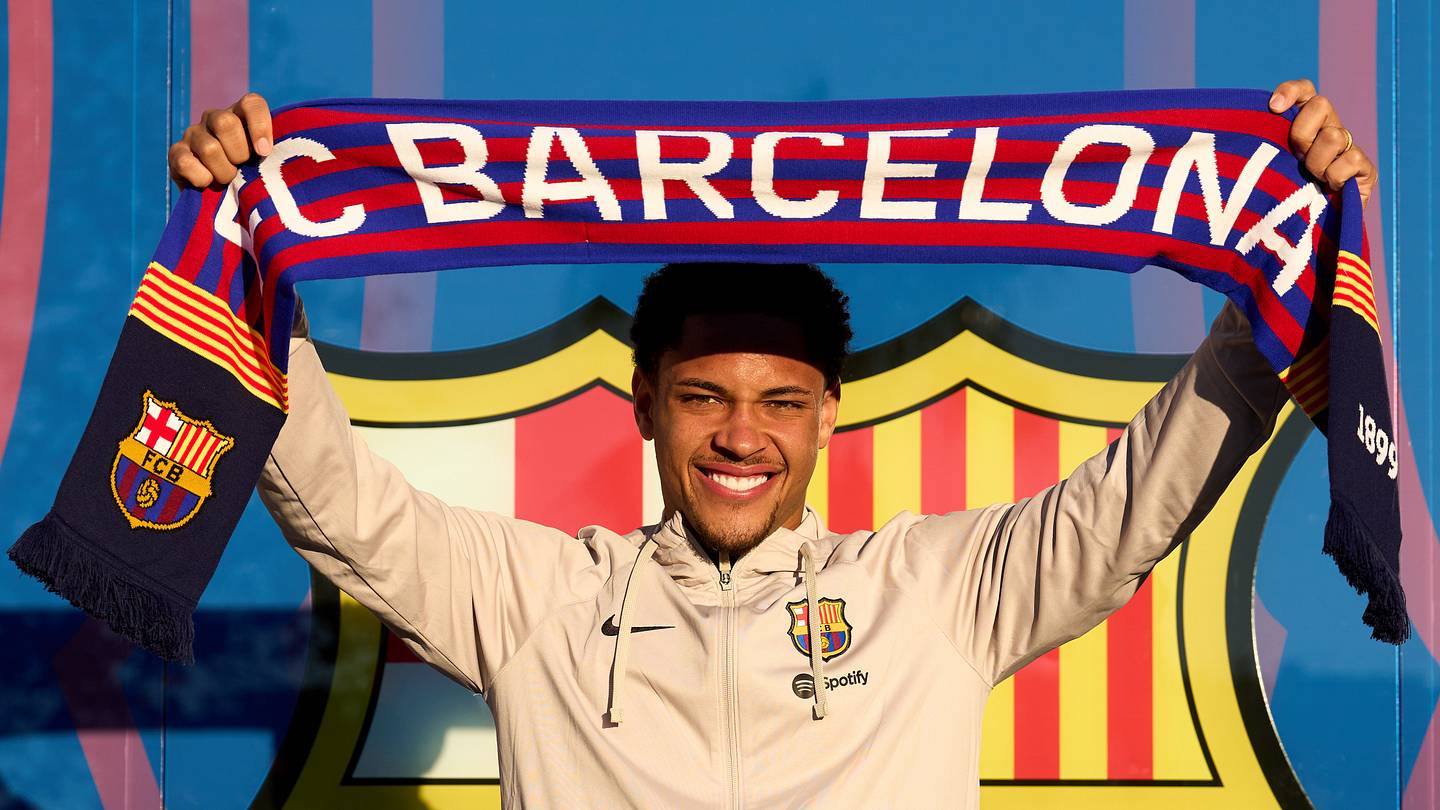 FC Barcelona's Vitor Roque: A Saga of Inscription, Challenges and ...