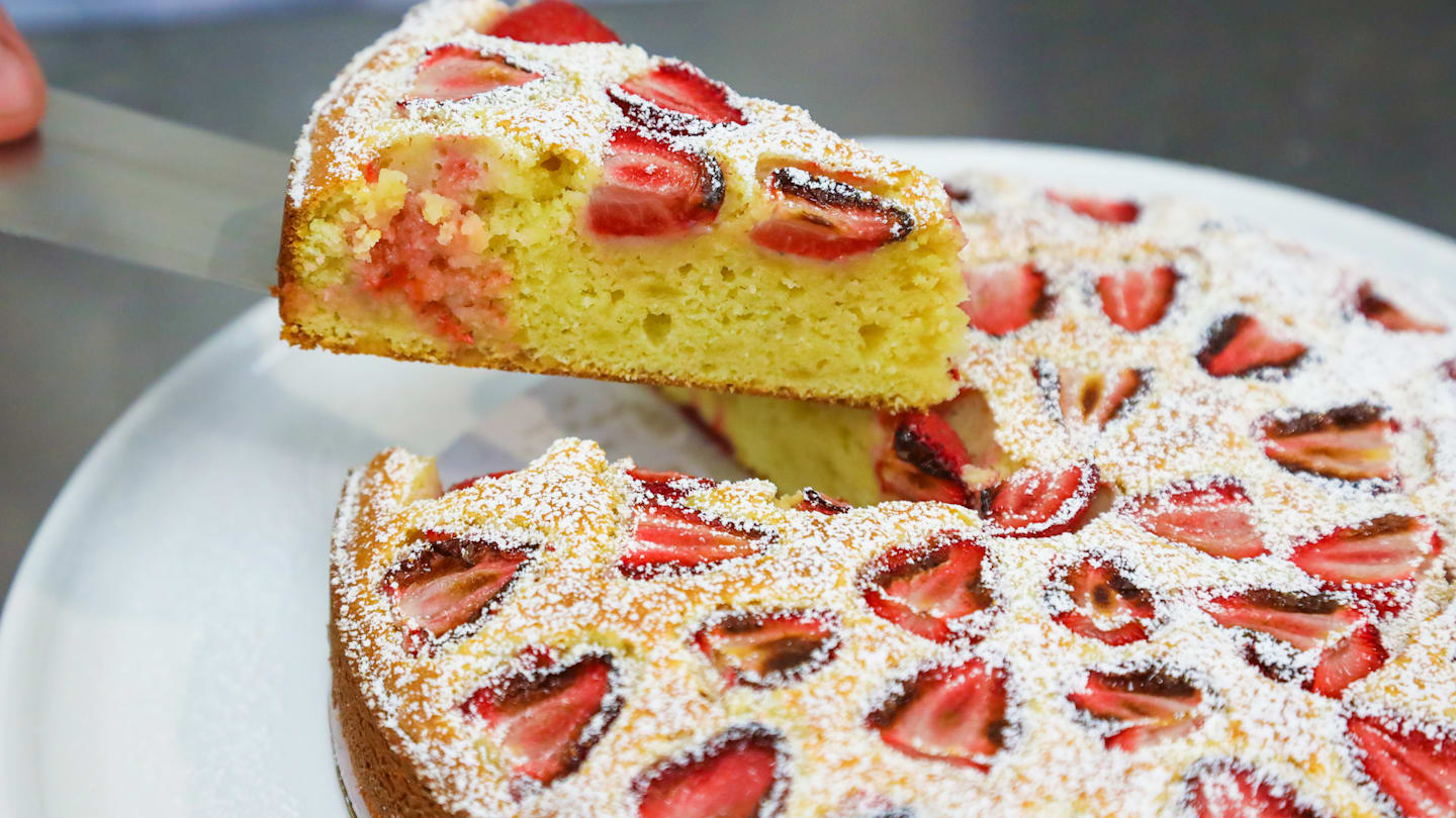 This Simple Strawberry Almond Cake Comes Together in 45 Minutes