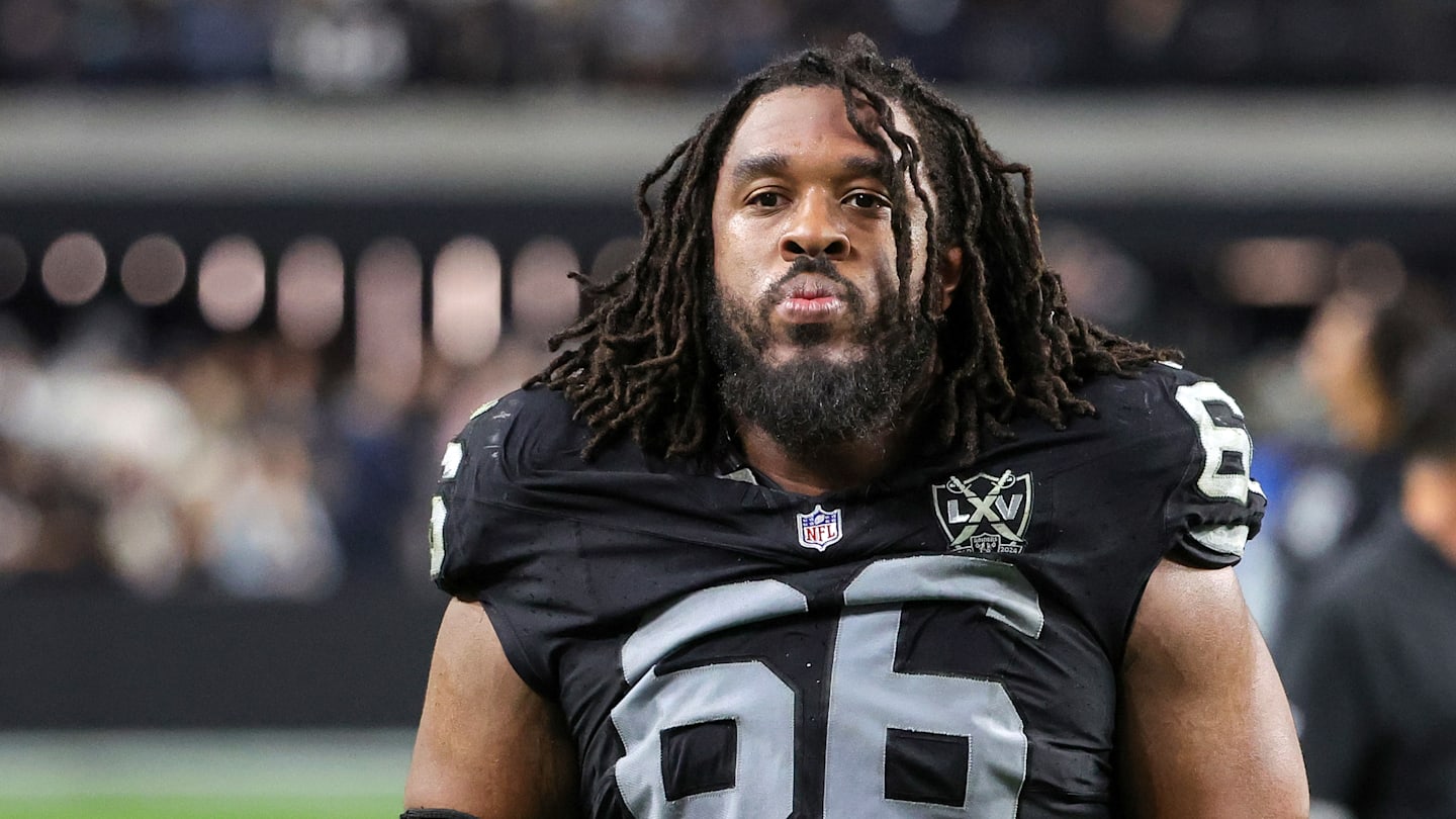 Raiders throw wrench into heated training camp battle with latest signing