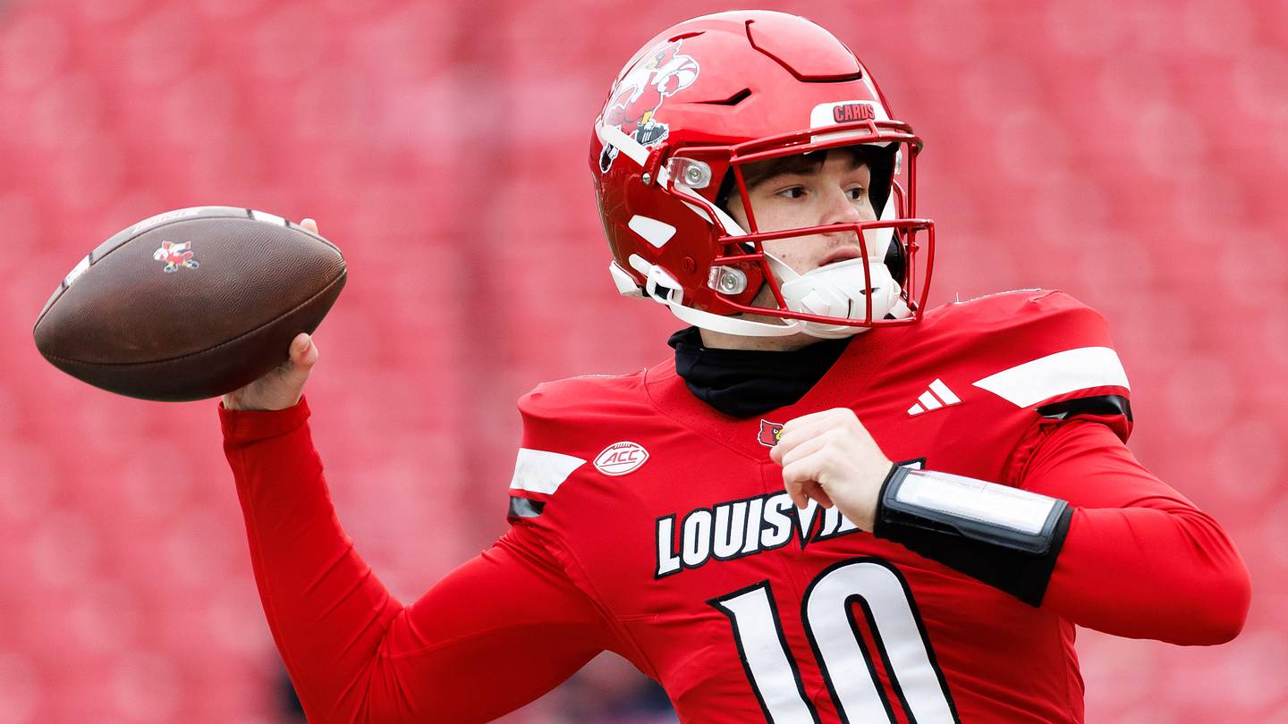 Louisville QB room completely gutted as 3rd QB enters Transfer Portal
