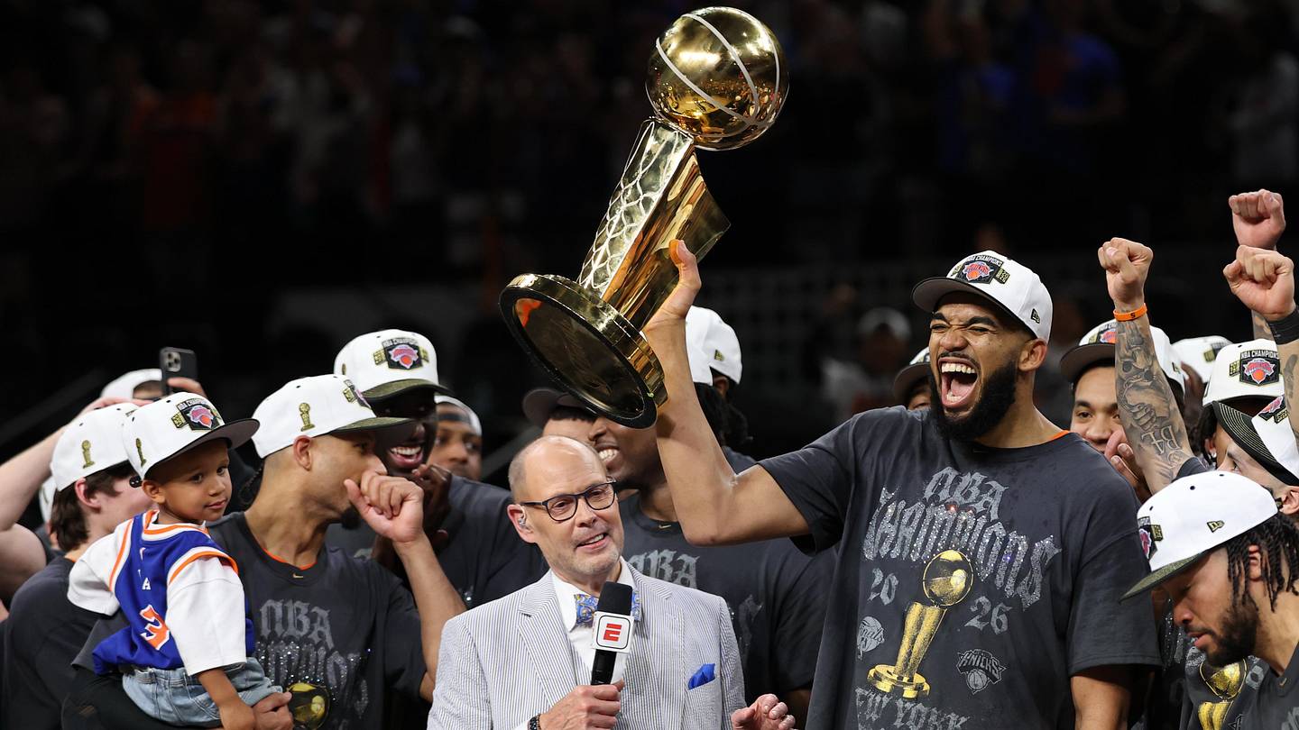 Revisiting the Three Blockbuster Trades That Brought the Knicks NBA ...