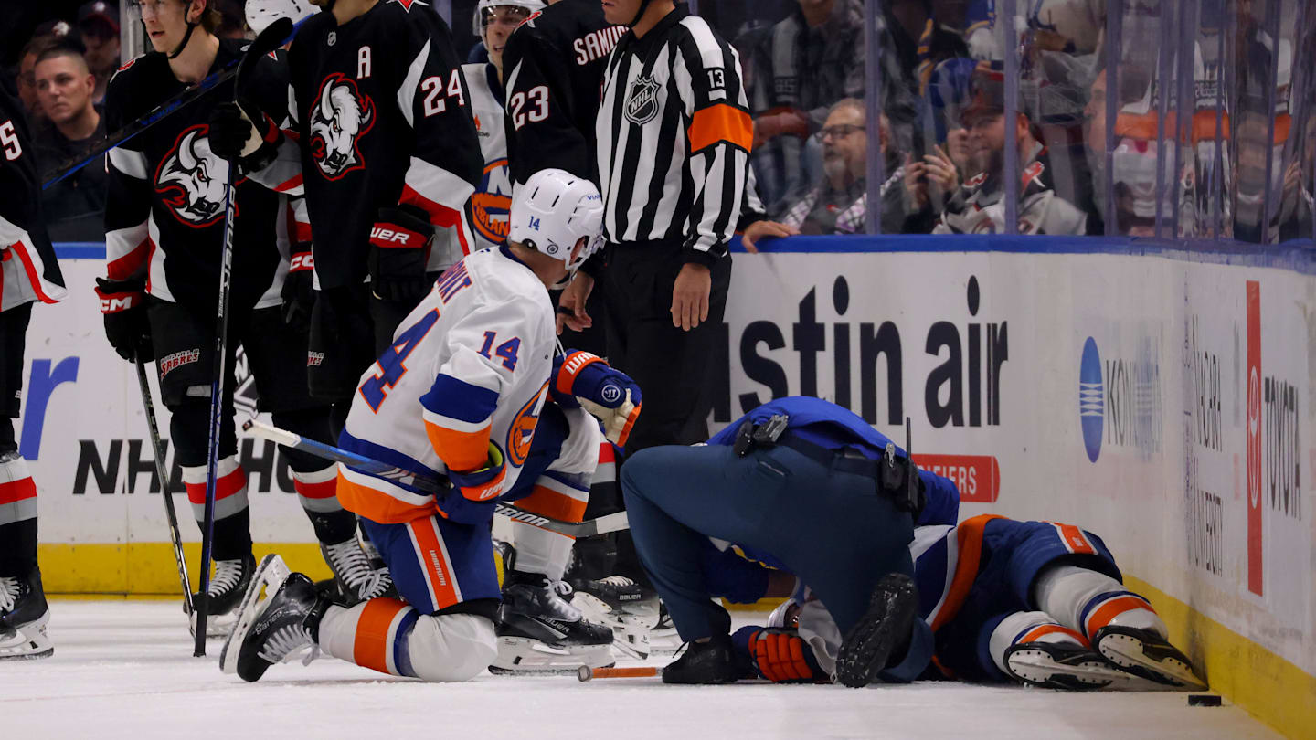 NY Islanders announce defenseman Mike Reilly is out indefinitely