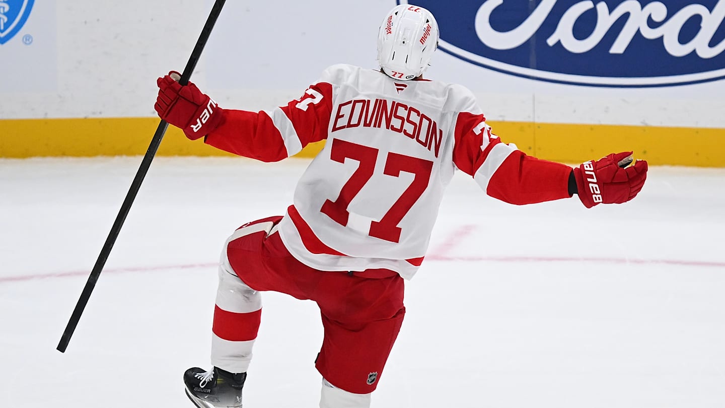 Shedding his shackles, Detroit Red Wings Simon Edvinsson shines