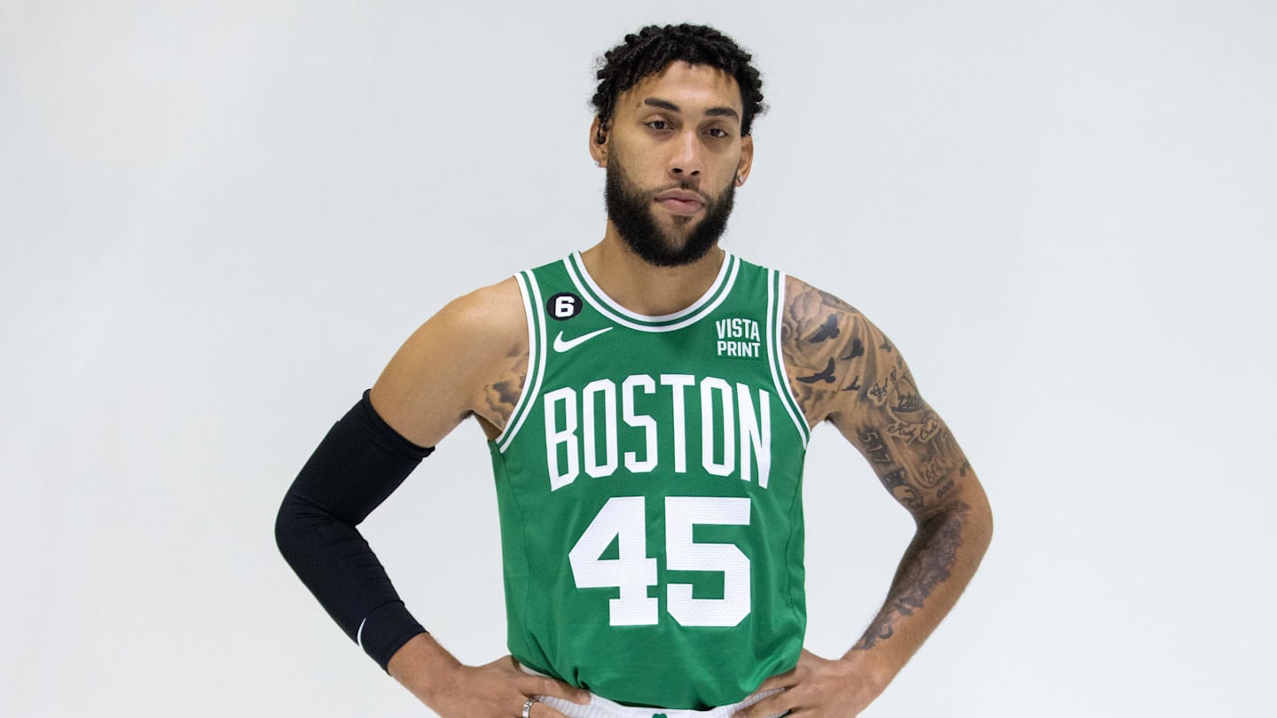 Denzel Valentine signs next professional contract overseas in Italy