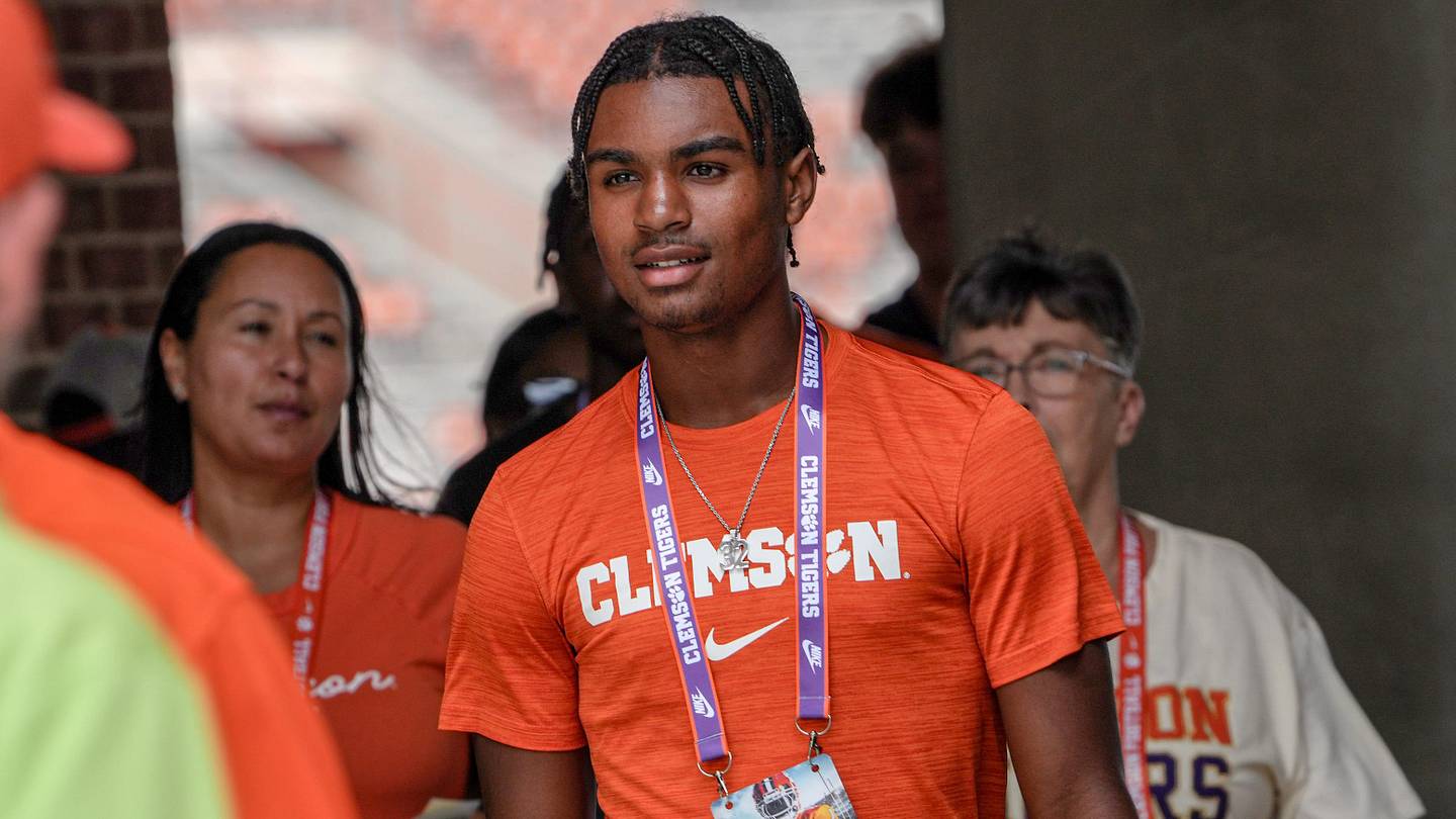 Local Four-Star Receiver Commits to Clemson Tigers