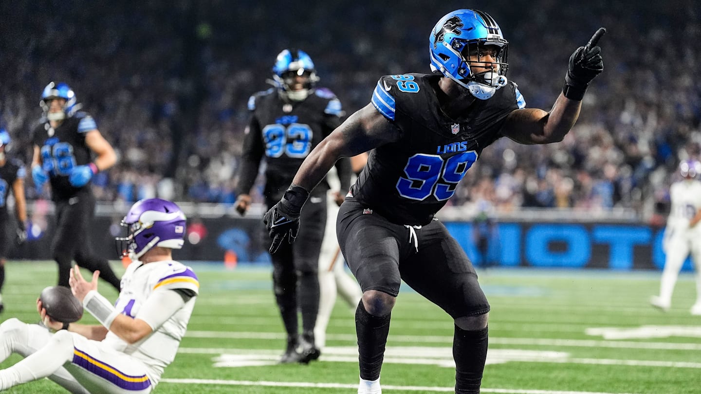 Analyst hits perfect punch line about Lions' edge rusher decision
