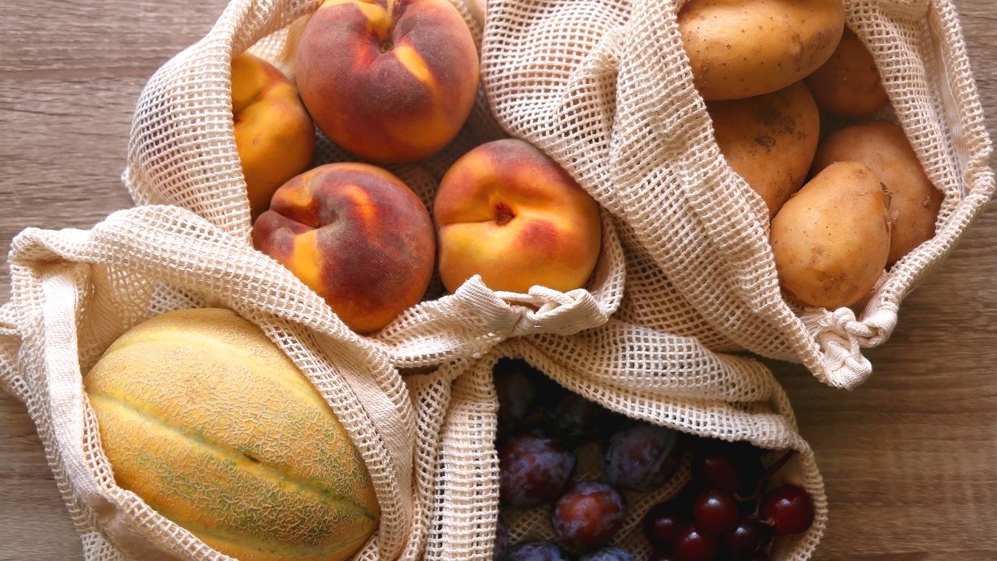 The 10 Dirtiest Foods in the Produce Aisle, According to an ...