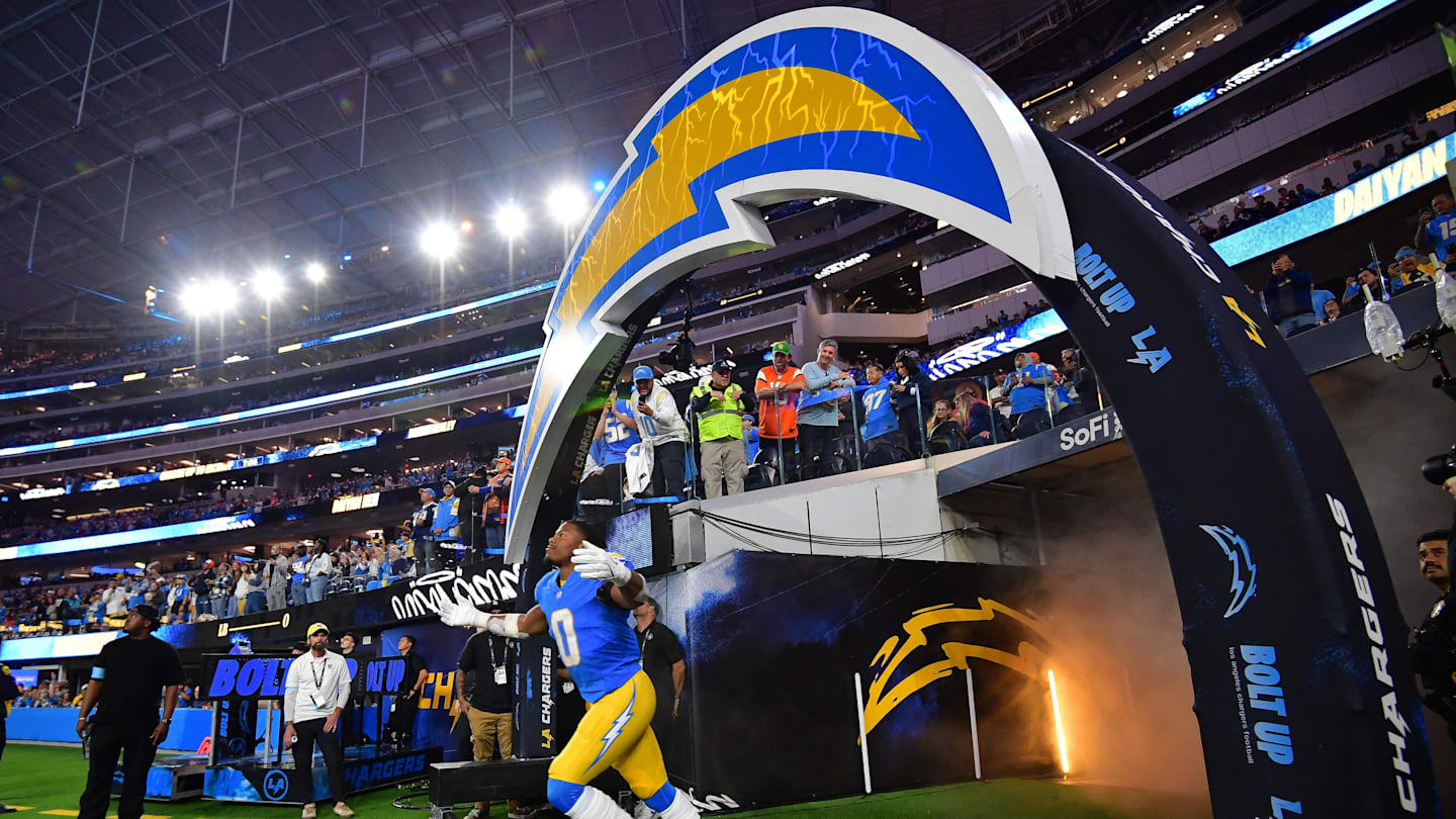 Chargers LB Daiyan Henley has one word to describe aura of QB Justin ...