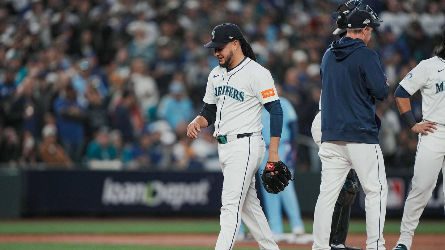 Mariners' Dan Wilson Defends Controversial Quick Hook For Luis Castillo