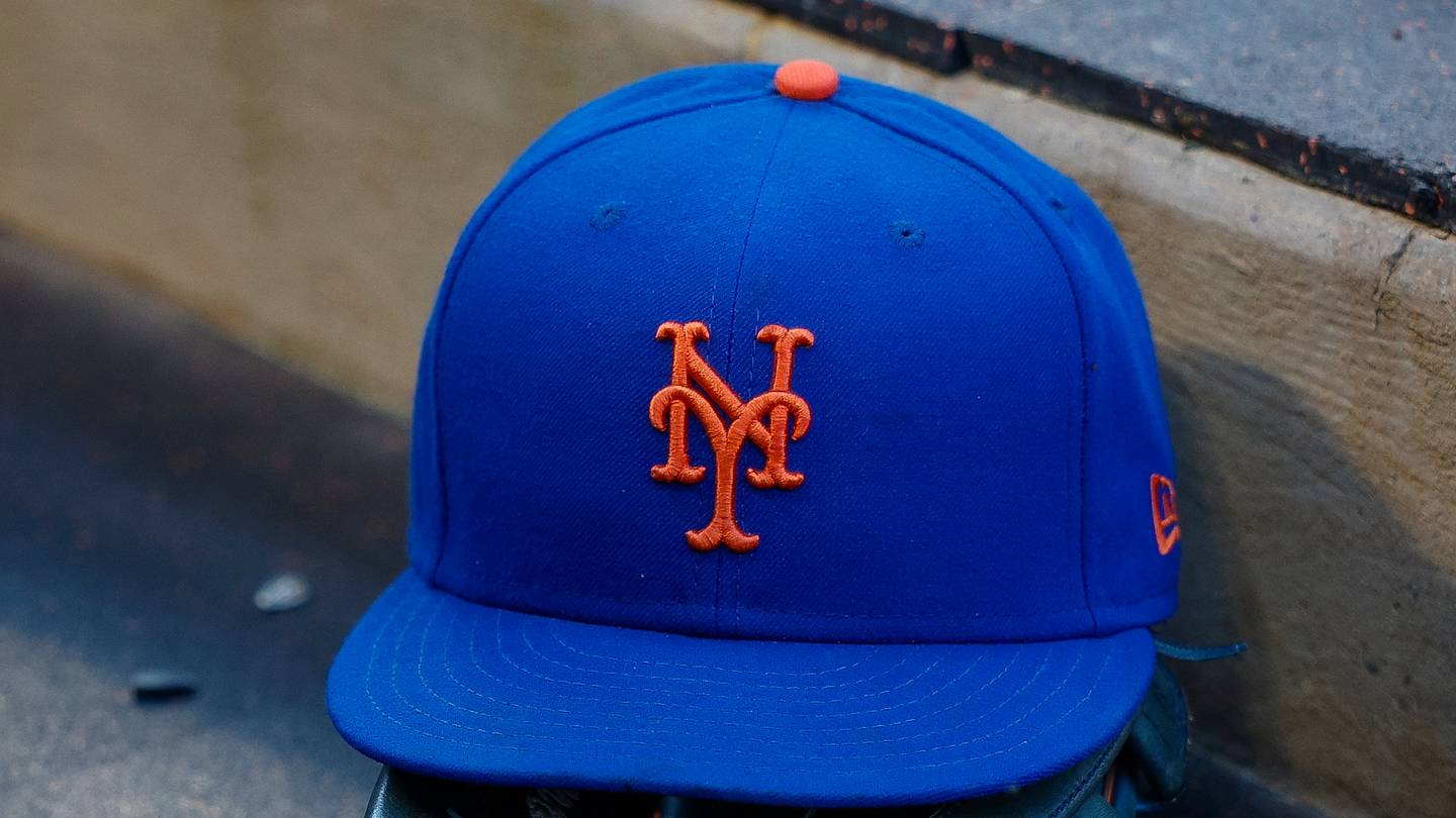 Scheduled Mets first pitch is no Grimace but has fans grimacing