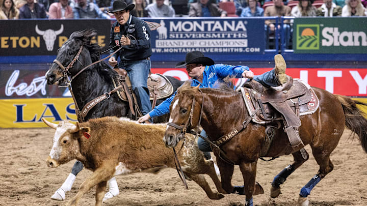 Cashin in Big: Robb Earns Steer Wrestling Average Title at Rookie NFR