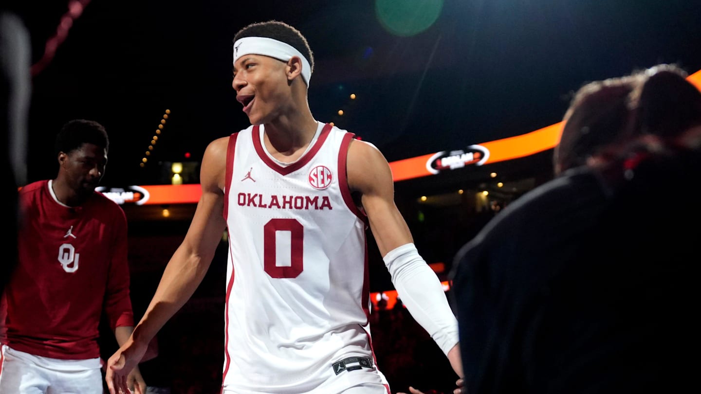 Oklahoma fans couldn't believe Jeremiah Fears' 4-point game-winner