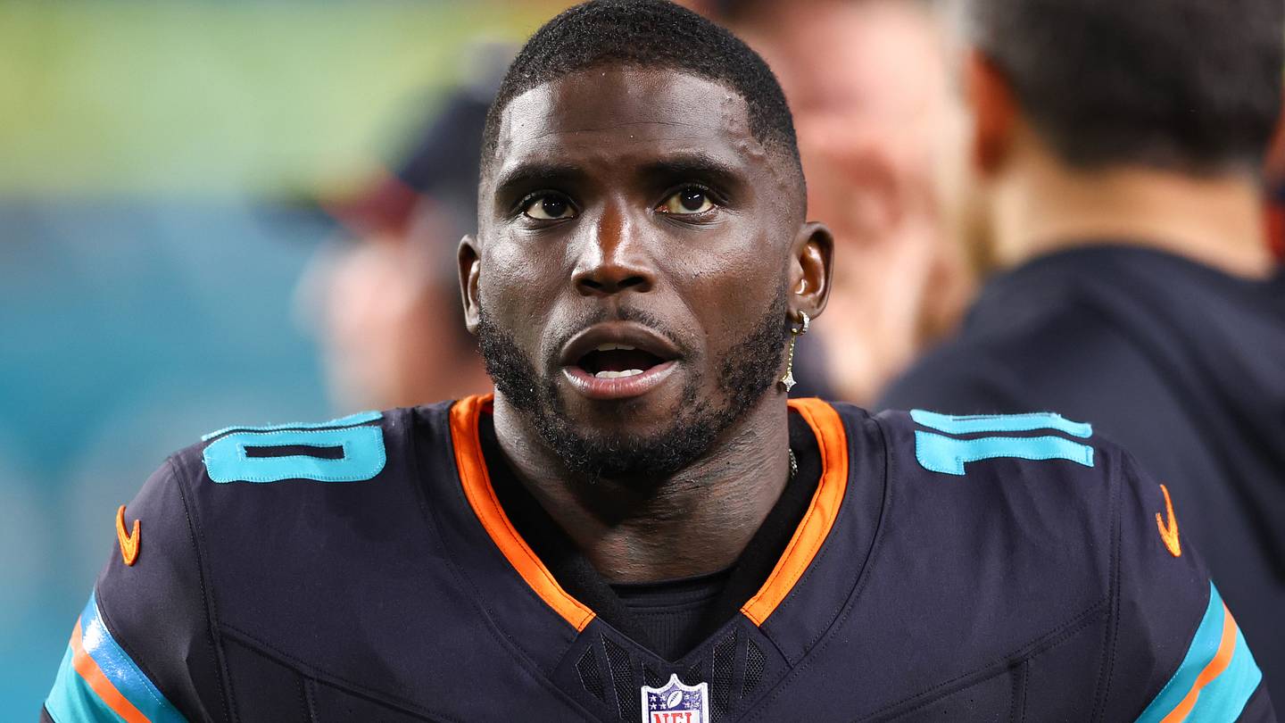 Tyreek Hill makes Dolphins' pathetic MNF showing even worse with ...