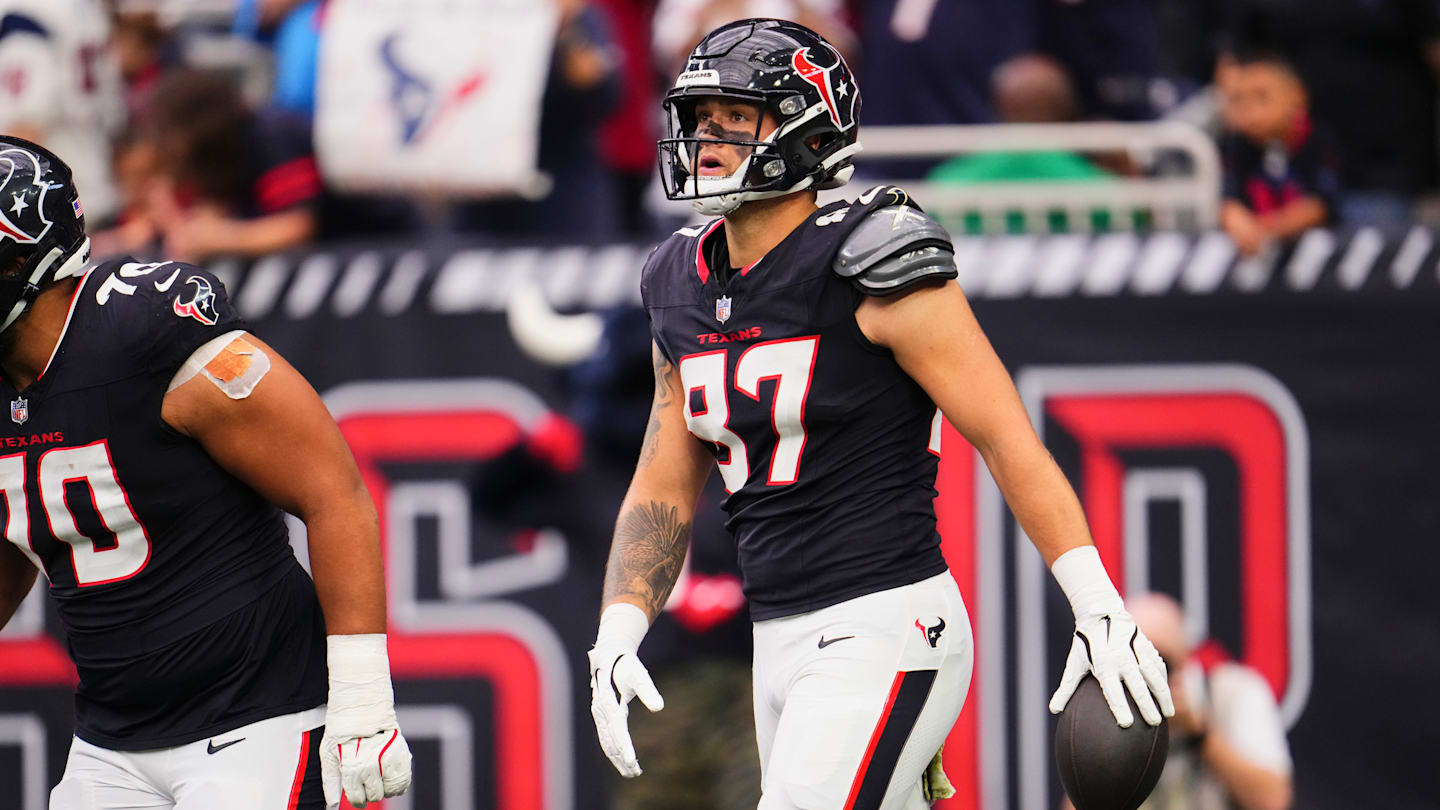 Pressure's on Texans Trade Addition in Wake of Cade Stover's Injury