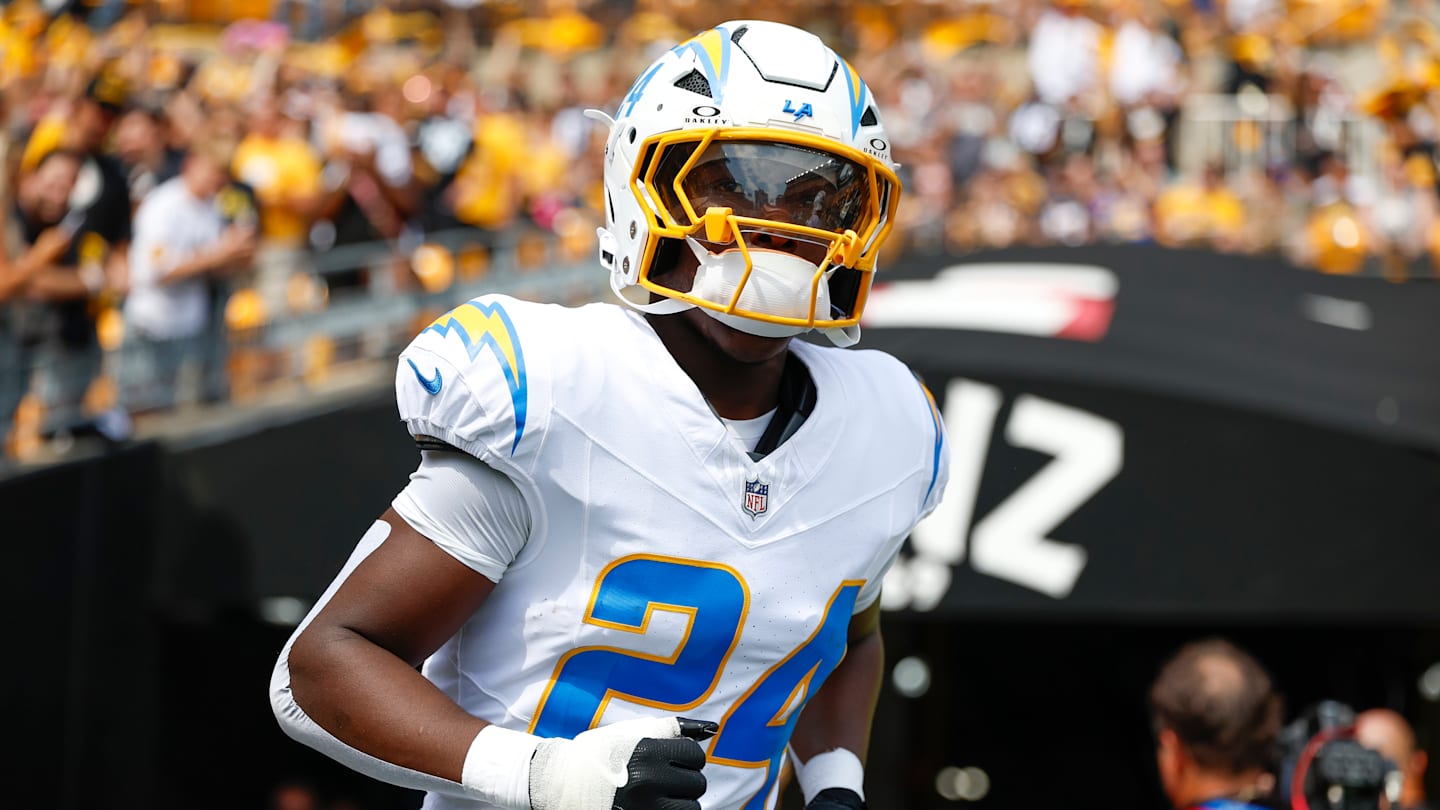 Chargers surprisingly waive preseason standout amid flurry of roster moves