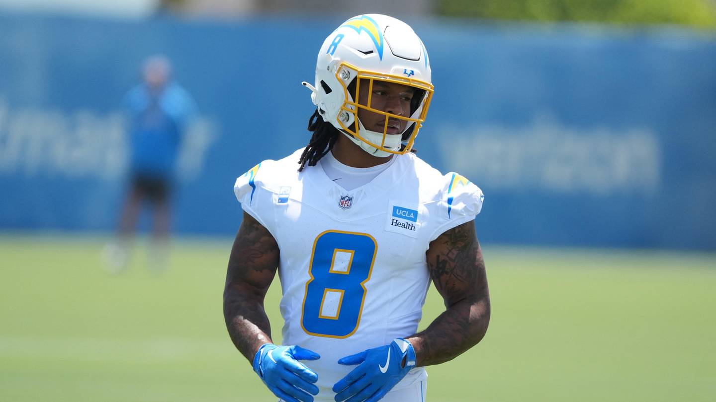 Mike McDaniel has lofty Hall of Fame comparison for Chargers RB Omarion ...