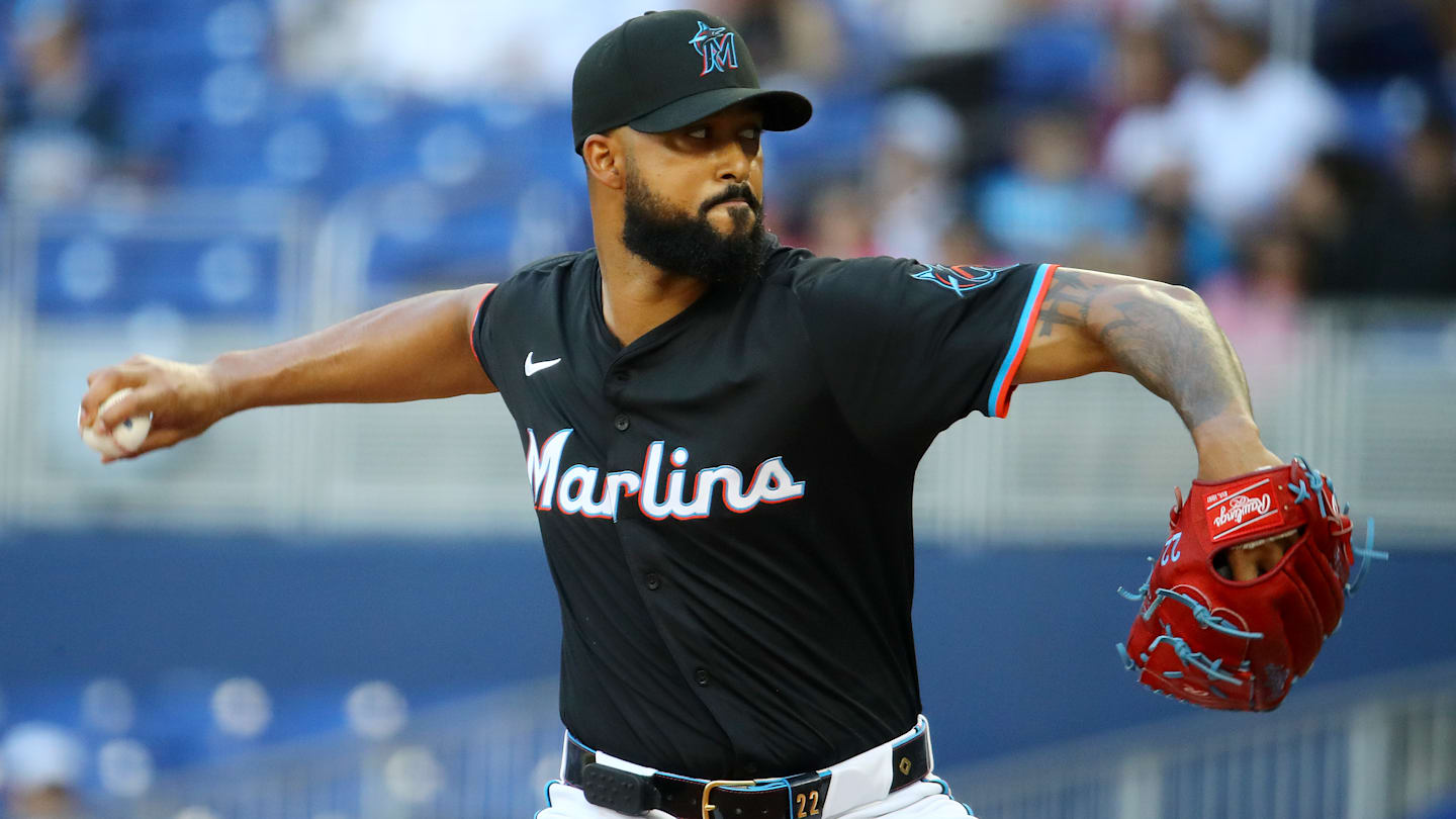 Should the Blue Jays consider making a run at this former Cy Young winner?