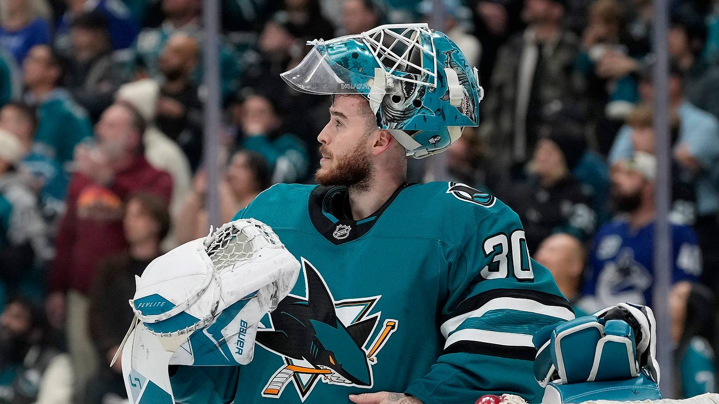 Grading the Sharks and their goaltenders 25 games through the NHL season