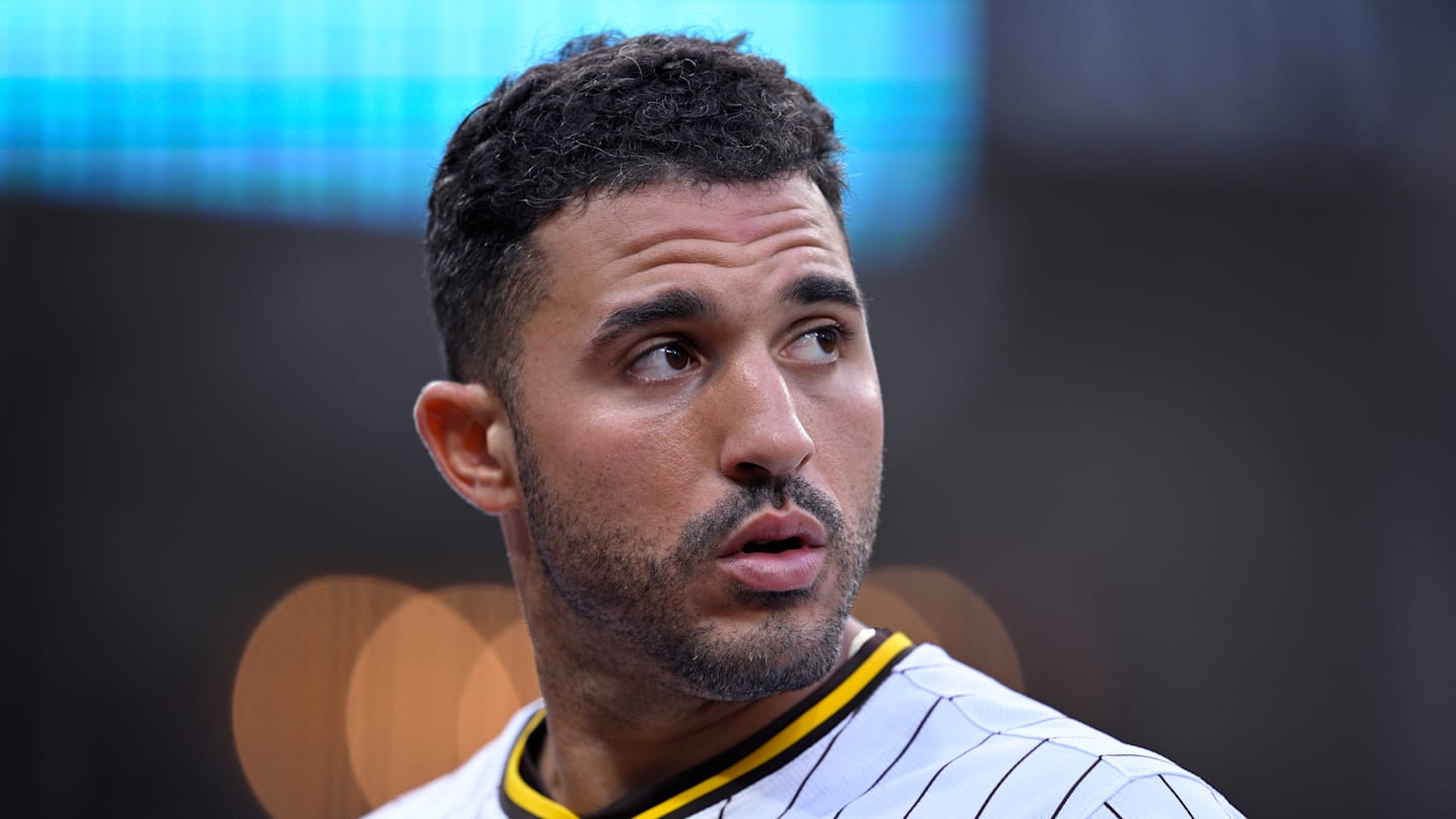 Padres lose crucial outfielder for start of playoffs