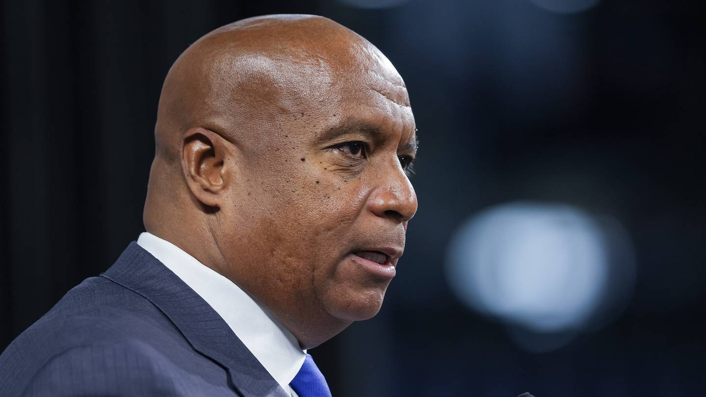 Chicago Bears: Team President Kevin Warren talks Justin Fields, stadium ...