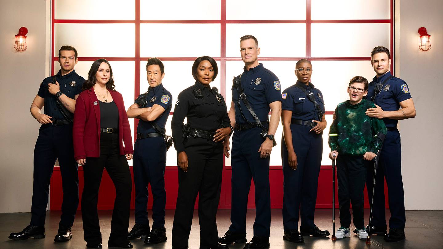 911 showrunner confirms one familiar face that will return for Season 7