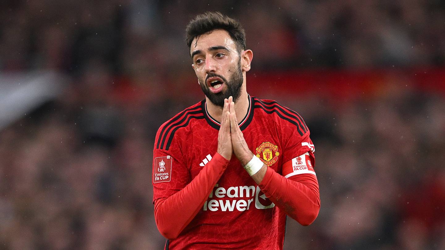 Bruno Fernandes hails rival manager as 'the best in the world'