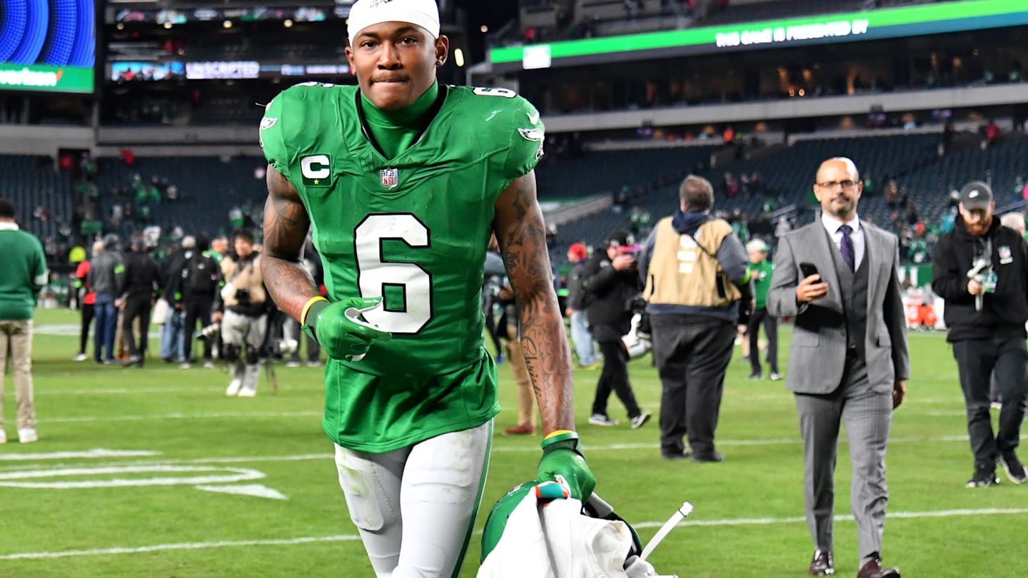 DeVonta Smith unplugs the recent spotlight cast on his new Eagles extension