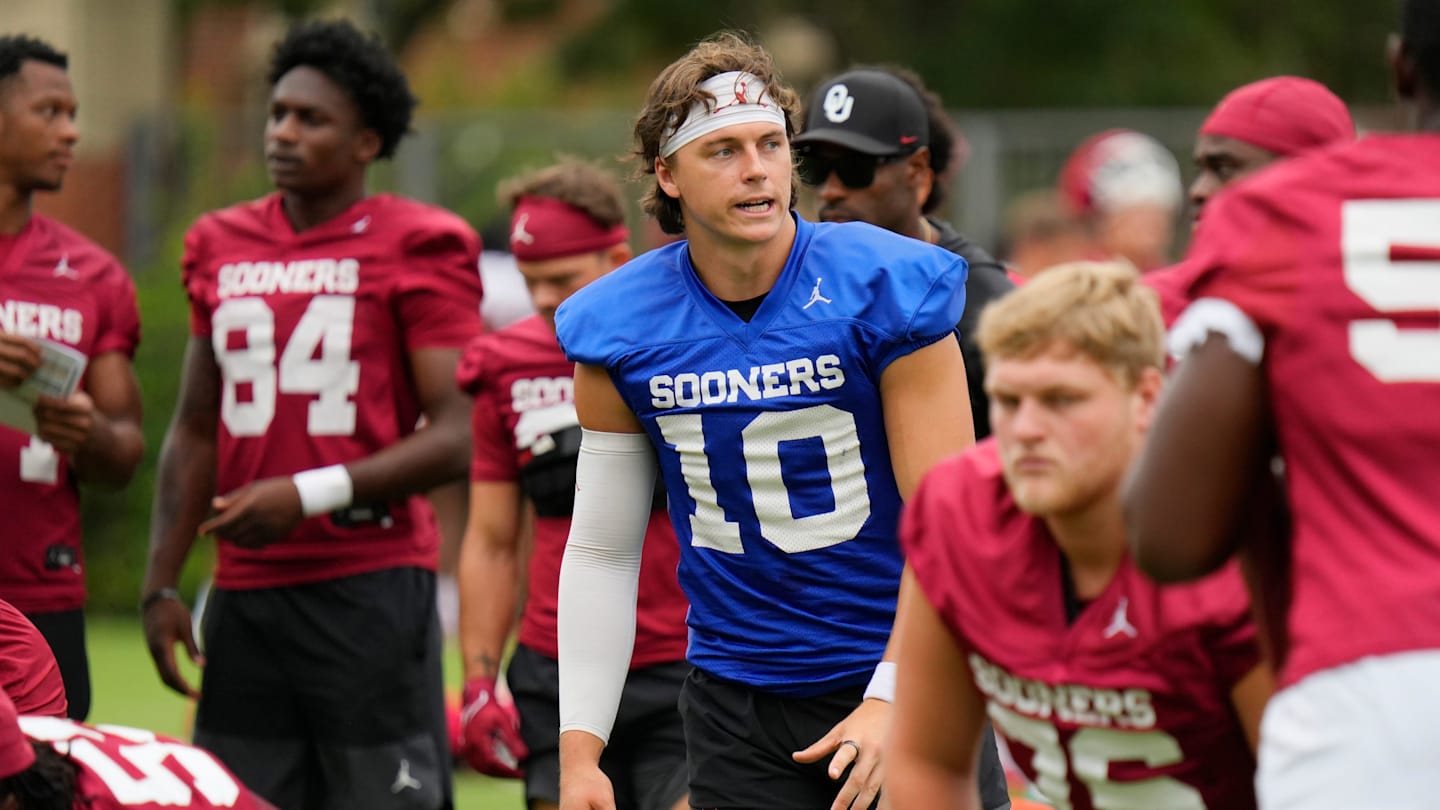 Bob Stoops sees shades of Baker Mayfield in Oklahoma’s rising QB