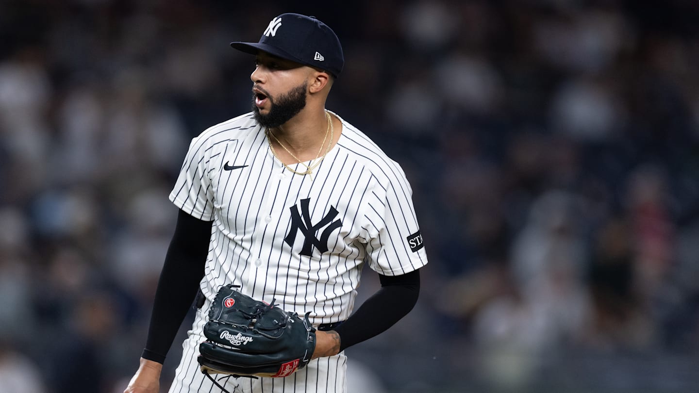 Mets’ splashy closer signing just priced the Padres out of a Robert ...