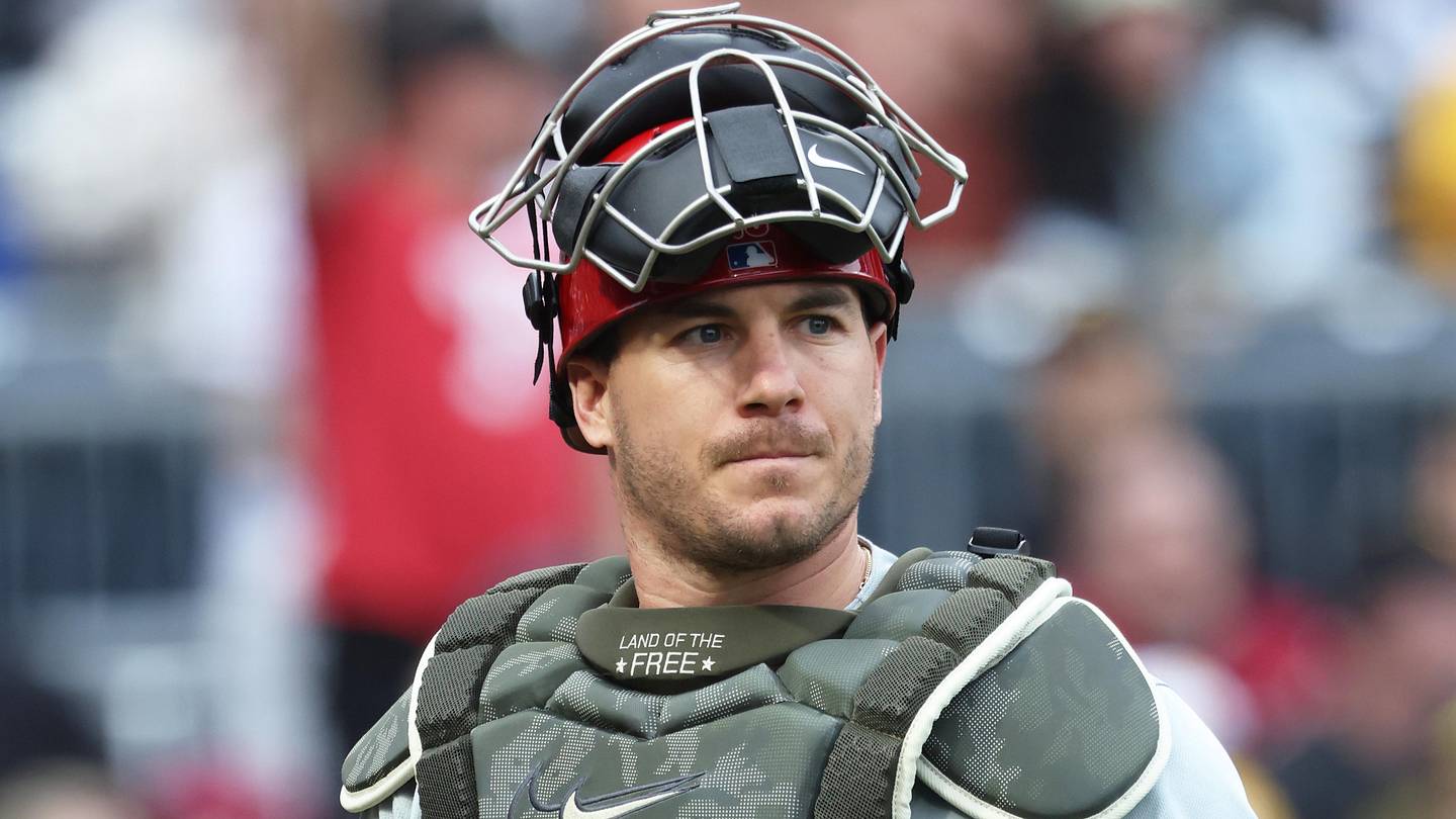 Not Even J.T. Realmuto Can Currently Save Struggling Phillies Pitcher