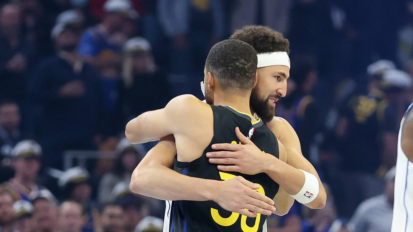 Stephen Curry ruins splash brother's return in spectacular Warriors win