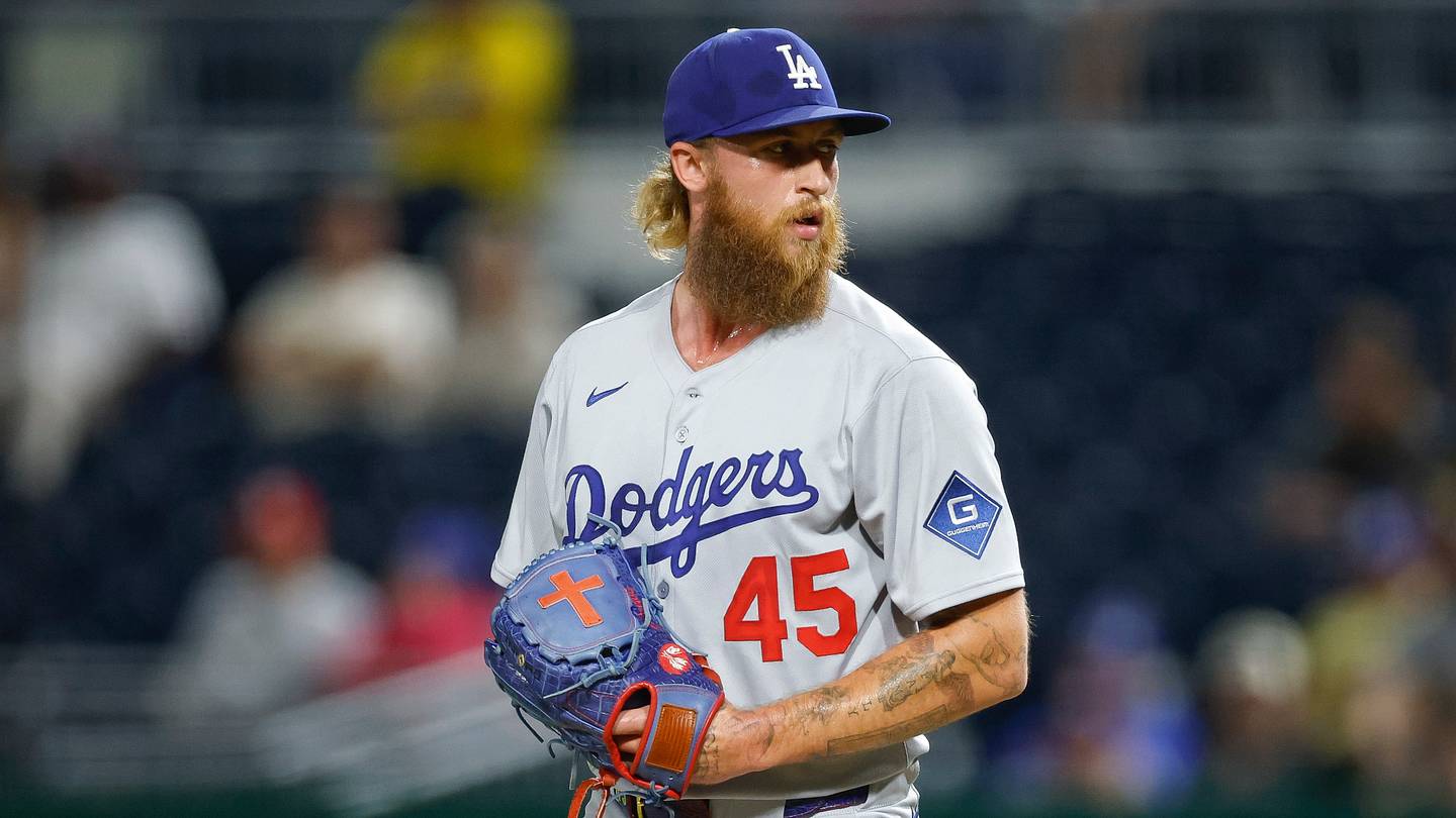 Dave Roberts’ odd injury comments have Dodgers fans confused about ...
