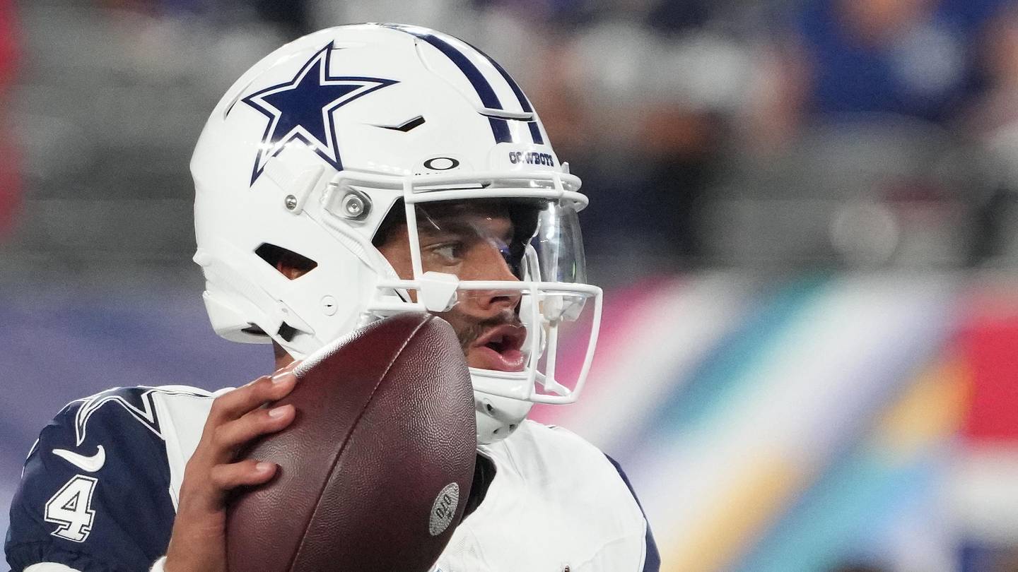 Cowboy Roundup: 'Mic'd up' sounds from the sideline; Dak goes Hollywood