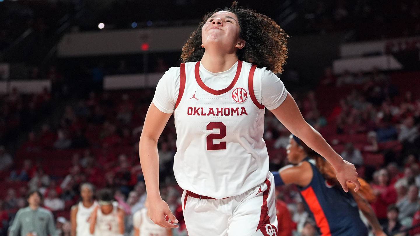 Arkansas’ troll of Oklahoma basketball hilariously backfires