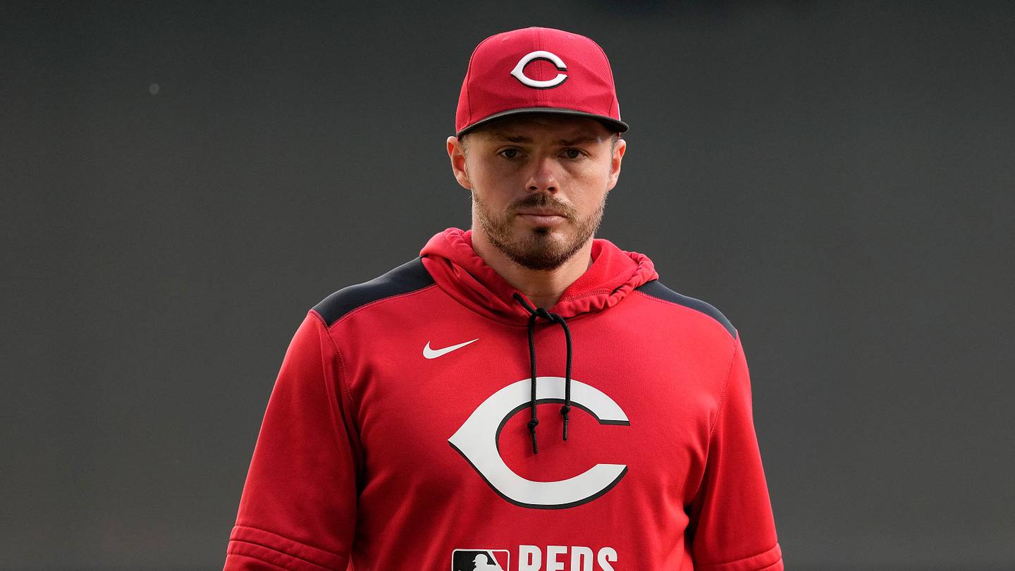 Reds move on from Gavin Lux in a three-team trade that pays off immediately