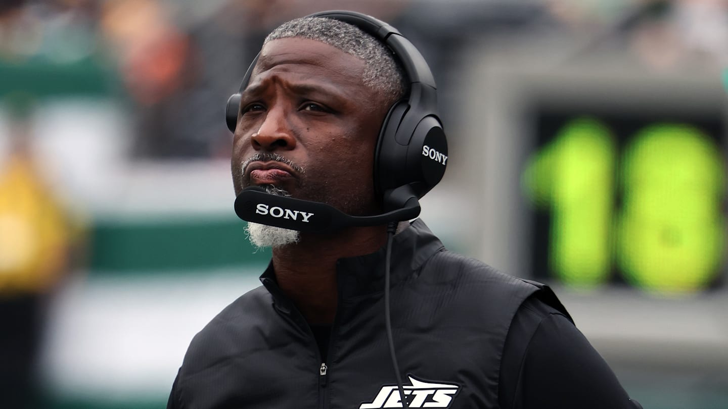 Jets star claps back at haters over ridiculous Aaron Glenn criticism