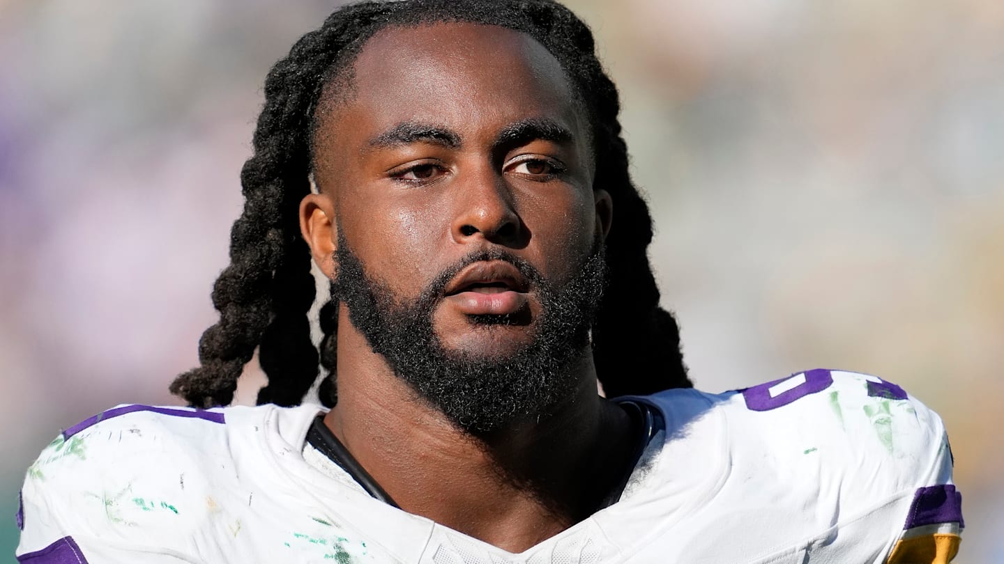 Panthers sign Patrick Jones: Full details and grade