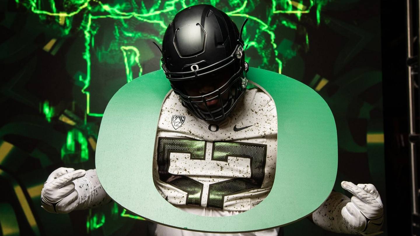 Tomuhini Topui, nation's No. 1 defensive tackle in 2026, commits to ...
