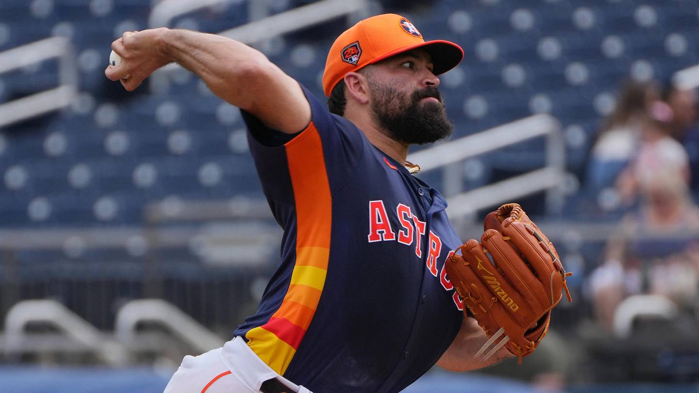 Pirates Sign Former Astros Right-Handed Pitcher