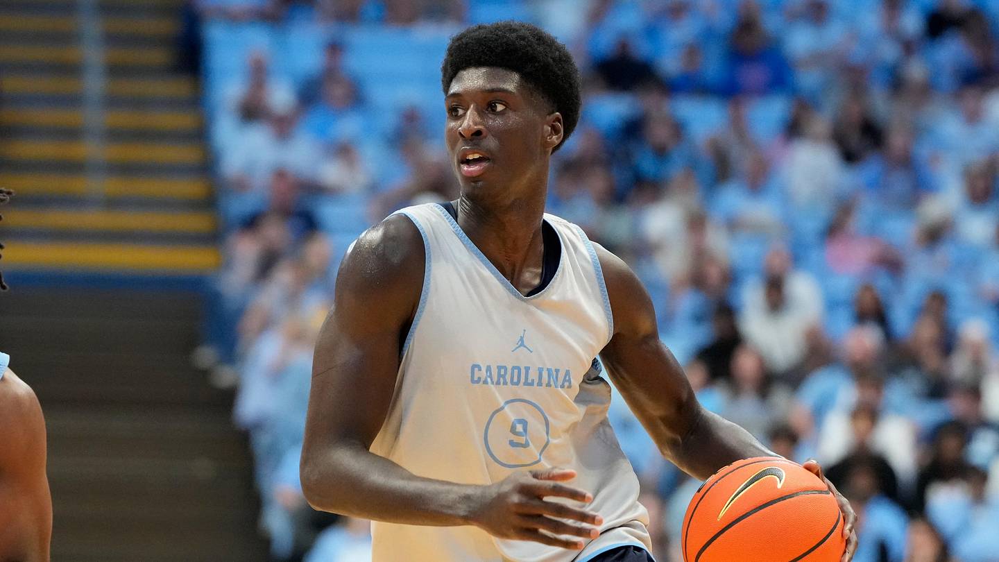 UNC Basketball freshmen duo earn spots on Julius Erving Award Watch List