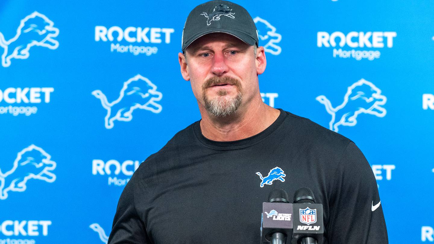 Dan Campbell maintained his usual energy in locker room after win over ...